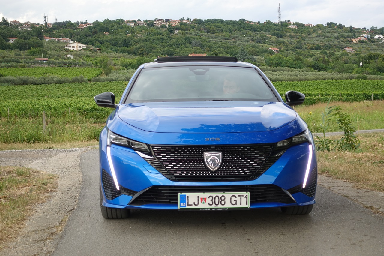 Peugeot 308 GT 1.2 Pure Tech 130 EAT8 - ambicije gran turismo - Automobil