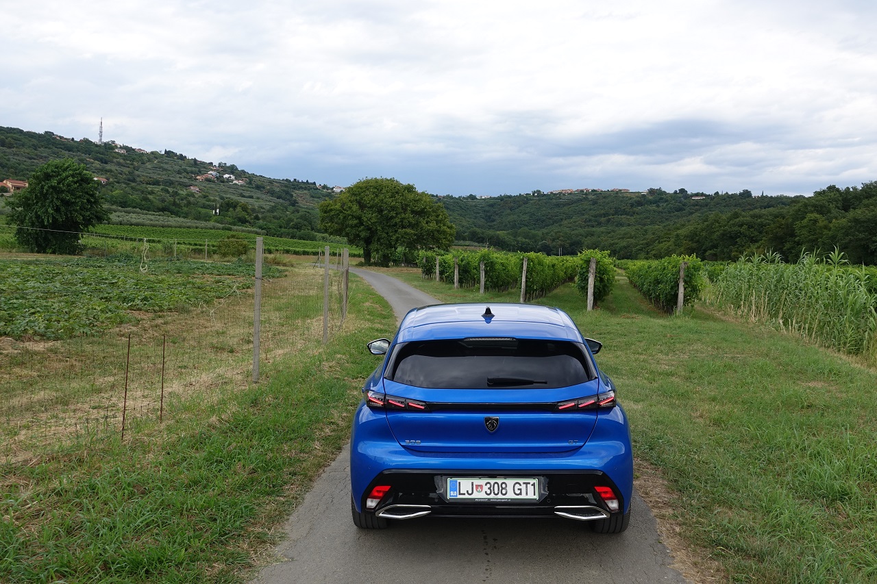 Peugeot 308 GT 1.2 Pure Tech 130 EAT8 - ambicije gran turismo - Automobil