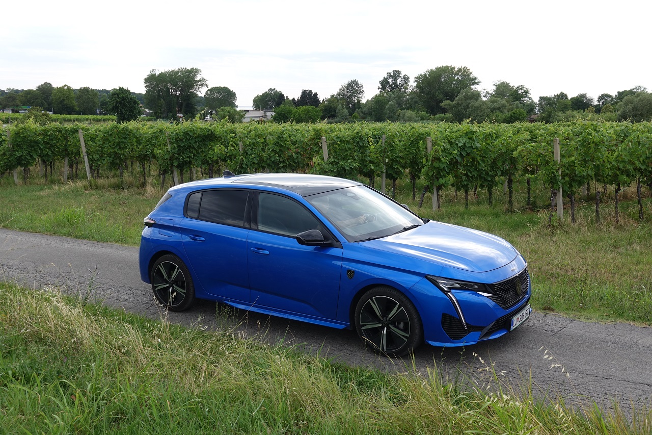 Peugeot 308 GT 1.2 Pure Tech 130 EAT8 - ambicije gran turismo - Automobil