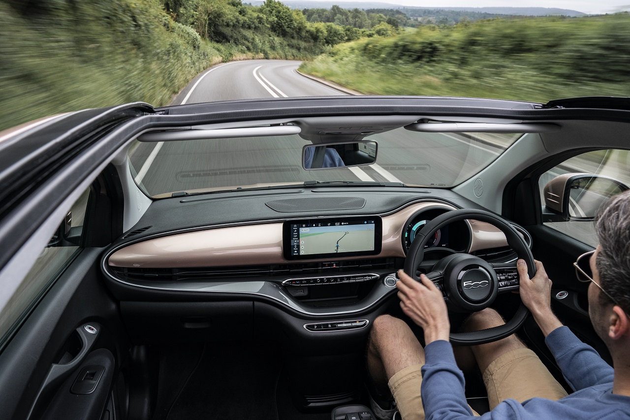 Fiat 500e ponovno najboljši električni mali avtomobil - Automobil